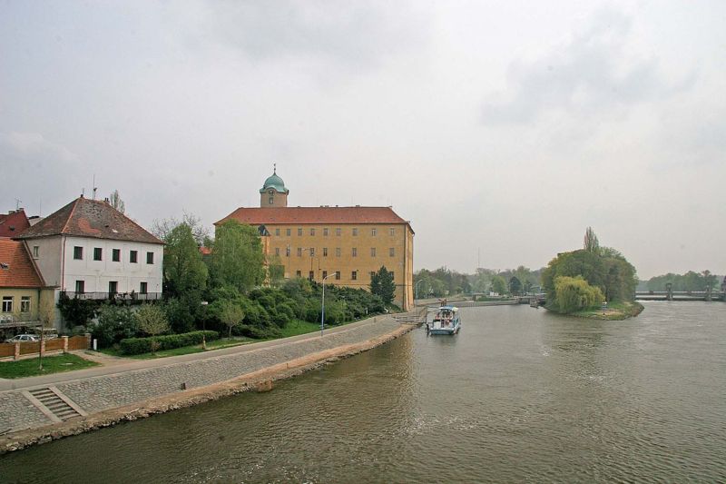 Lázně Poděbrady | Rádi cestujeme | nejen levné letenky, ubytování ...